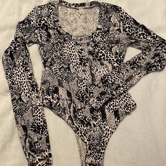 Free People | Tops | Nwot Free People Gotcha Snakeskin Bodysuit Tag ...